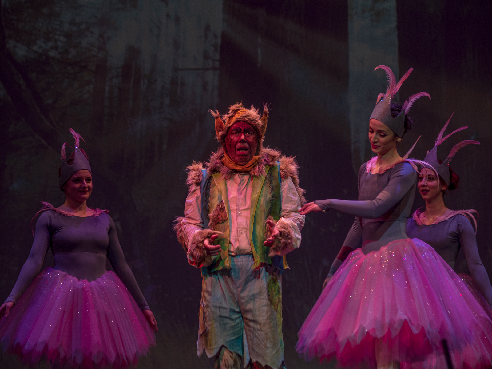 «Καλικάντζαρος»: Μία υπέροχη Χριστουγεννιάτικη ιστορία στο θέατρο ...