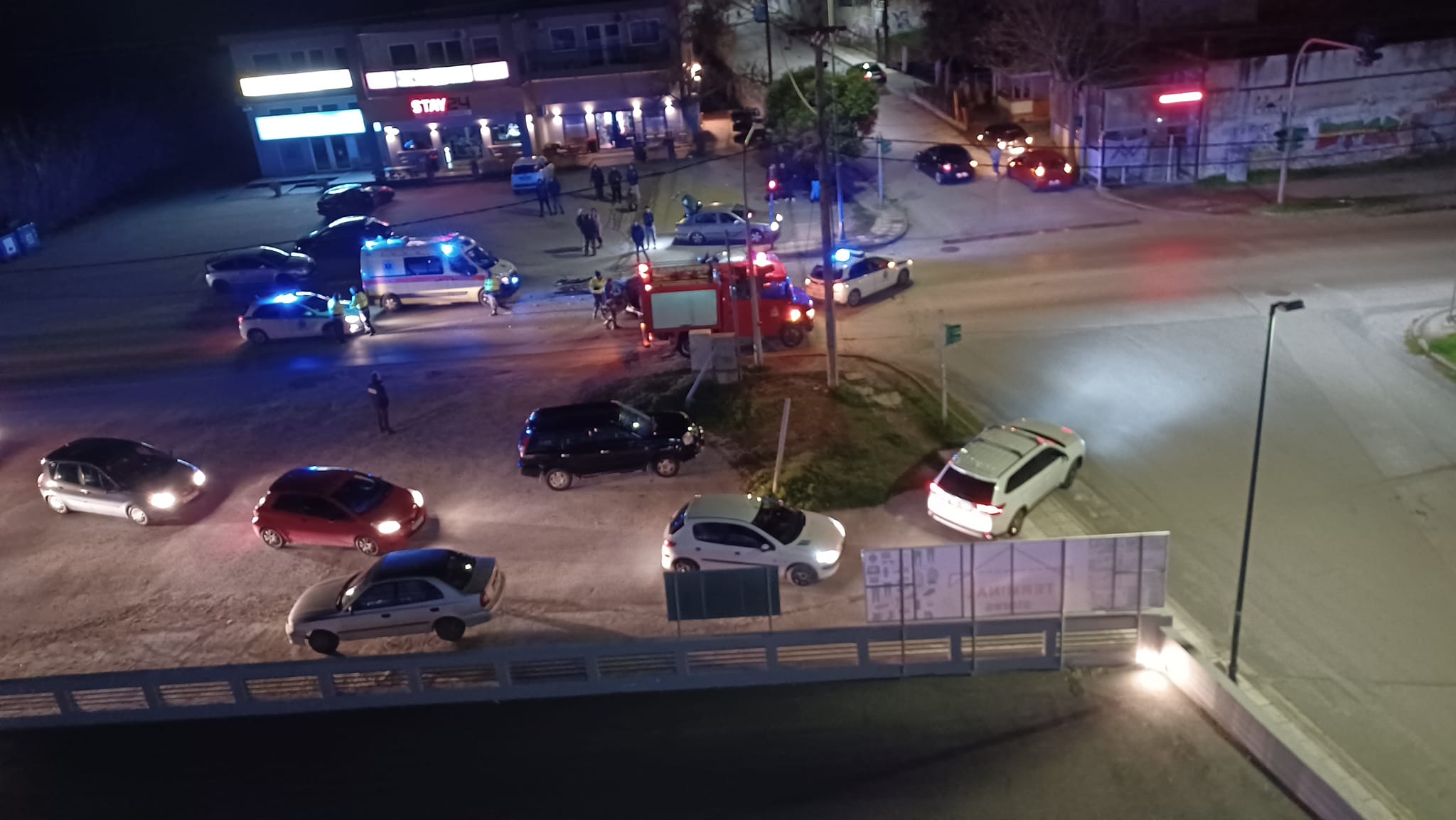 Τροχαίο με τρεις τραυματίες στο δρόμο Θεσσαλονίκης - Περαίας (ΦΩΤΟ ...