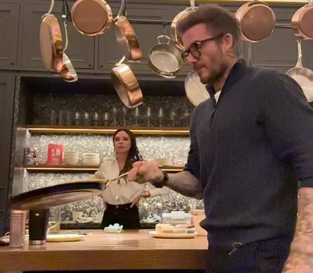 Ο Ντέιβιντ Μπέκαμ έγινε «σεφ» και έφτιαξε τηγανίτες (Video) - The Opinion