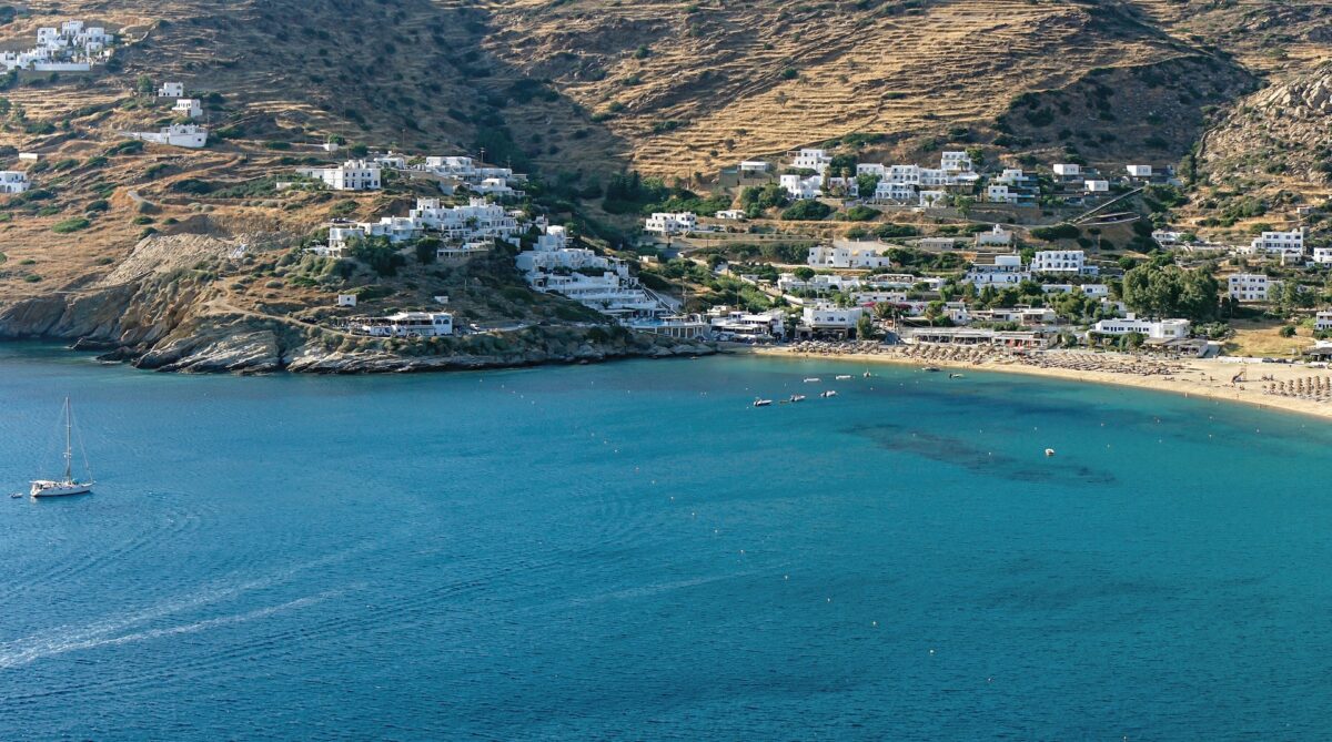 Το ιδανικό νησί για την πρώτη γνωριμία με την Ελλάδα - The Opinion