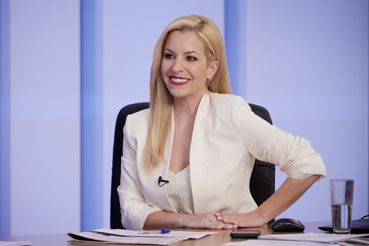 "Καλοκαίρι Μαζί": Επιστρέφει στον ΑΝΤ1 με 5 παρουσιαστές (Video) - The ...