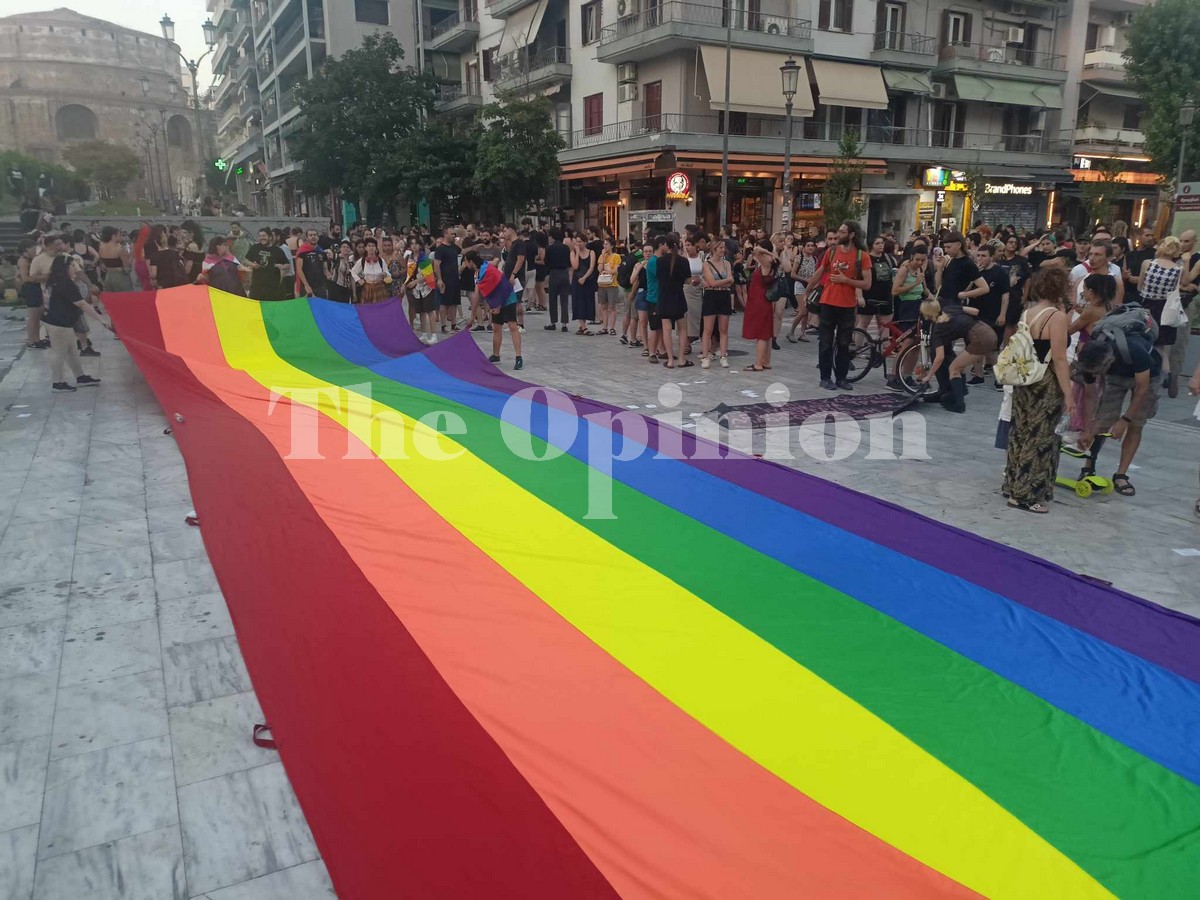 «Οι τρανς ζωές έχουν αξία»: Πορεία για τη δολοφονία της 45χρονης (ΦΩΤΟ ...
