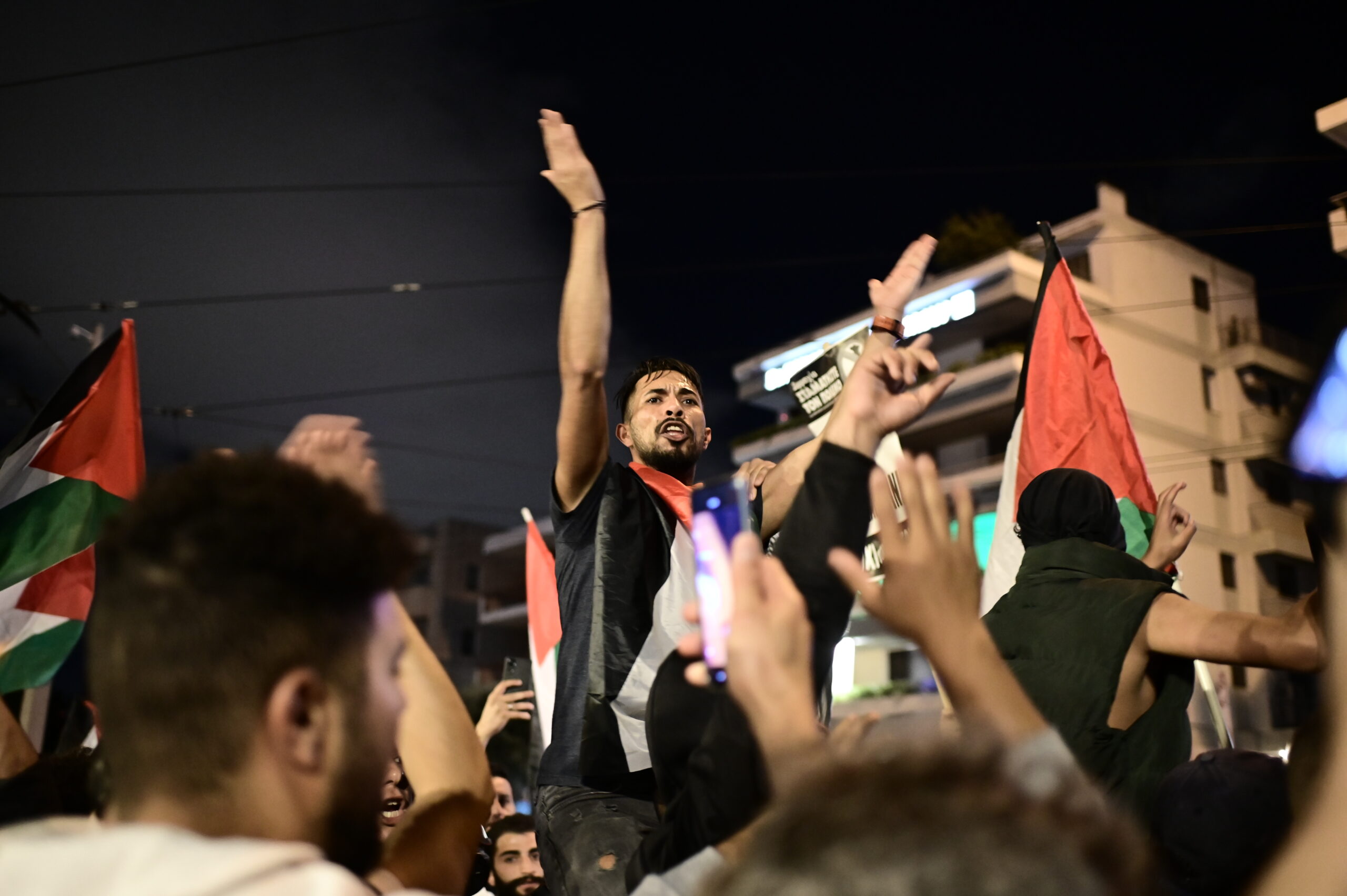 Ένταση στην πορεία για την Παλαιστίνη (ΦΩΤΟ - VIDEO) - The Opinion