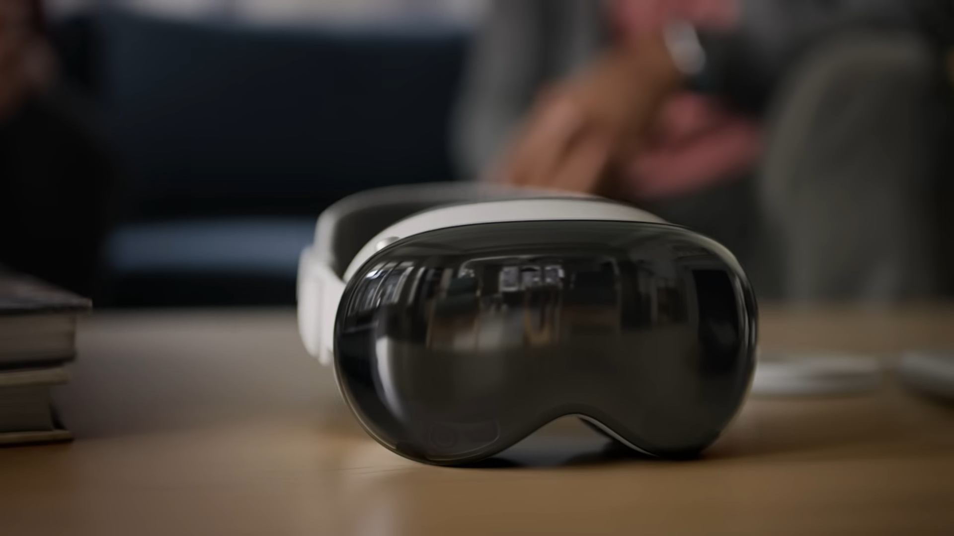 Vision Pro: Αυτό είναι το νέο VR της Apple - Η εξωφρενικά υψηλή τιμή ...