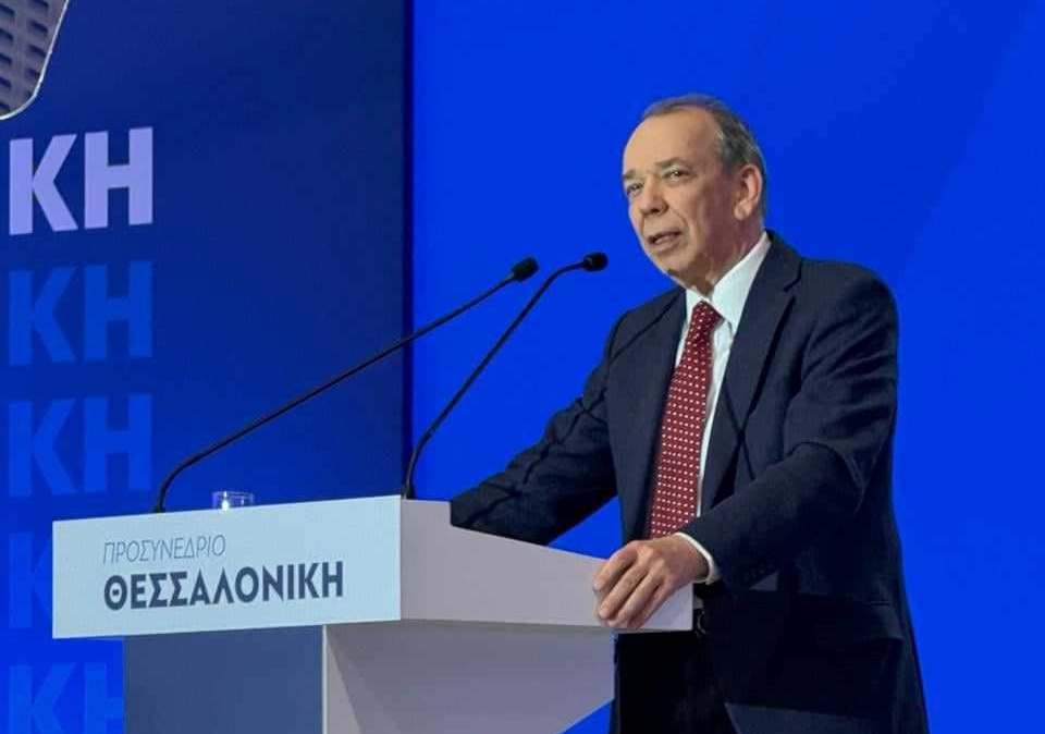 Οι ρίζες σαν... καρφιά του Δημήτρη Τσάμη - The Opinion